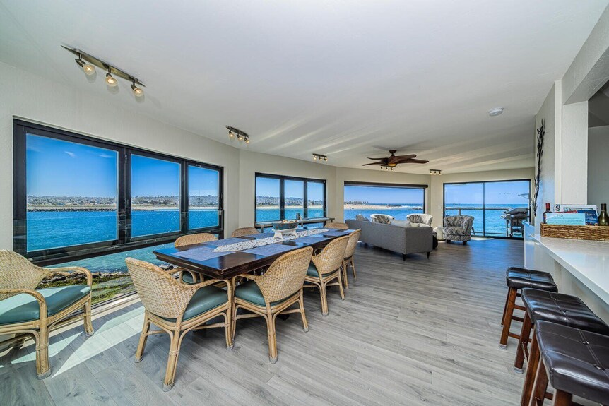 Ocean Views * Penthouse * A/c * Pets Ok! - San Diego