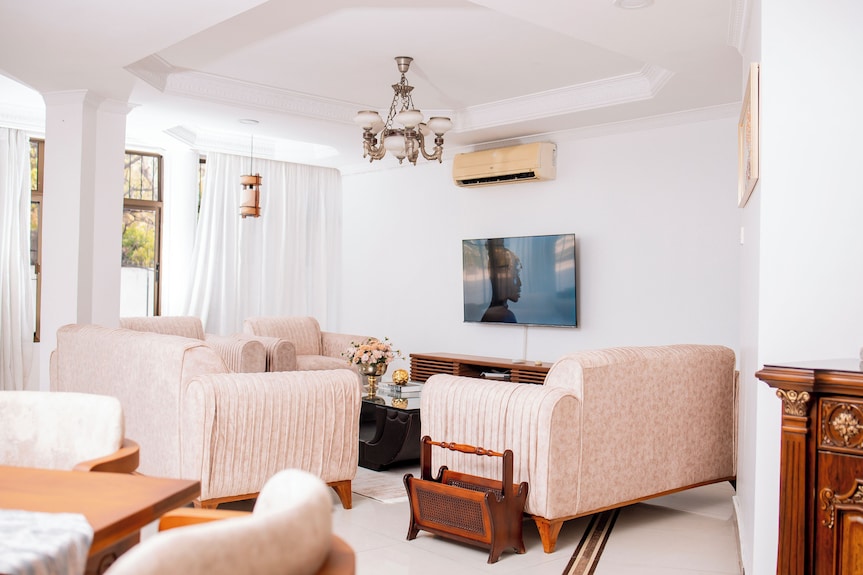 Appartement Spacieux à Dar Es Salaam Avec Vue Sur La Ville, L'océan Et La Piscin - Dar es Salam