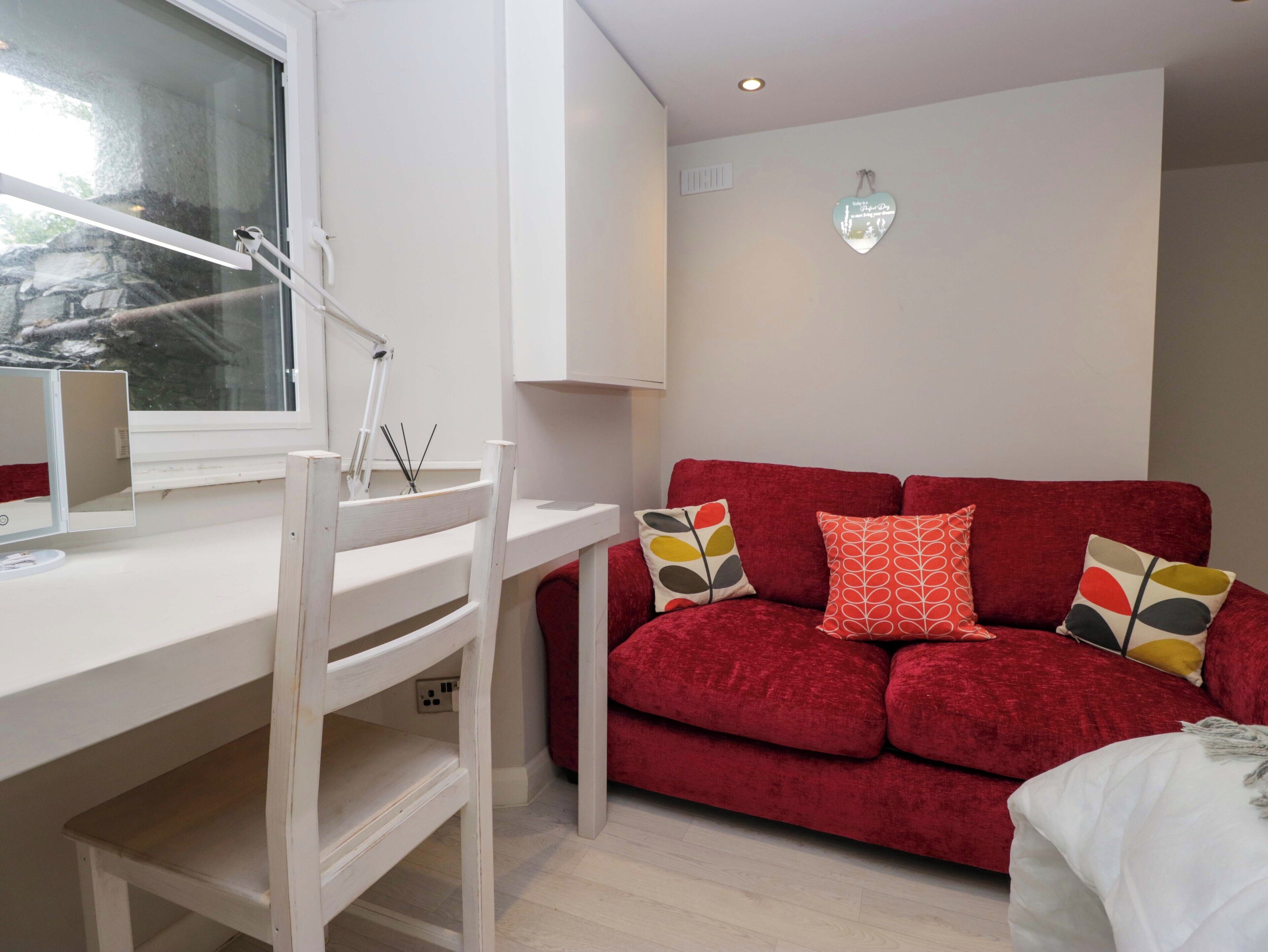Poppy Cottage, Family Friendly In Bowness-on-windermere - 文德米爾