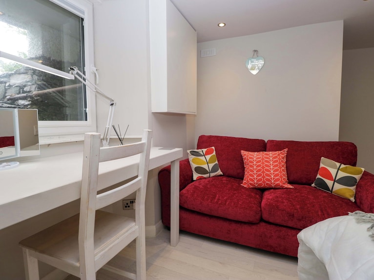 Poppy Cottage, Family Friendly In Bowness-on-windermere - 文德米爾