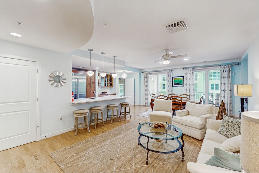 Cozy Condo Close To Beach With Ac, W/d, Fitness Room & Pool - Virginia Beach, VA