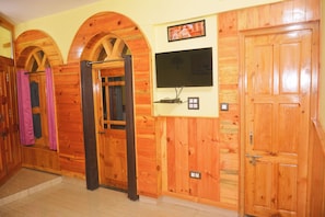 Quarto casal luxo, 1 cama de casal e sofá-cama, vista para a colina | Vista do quarto