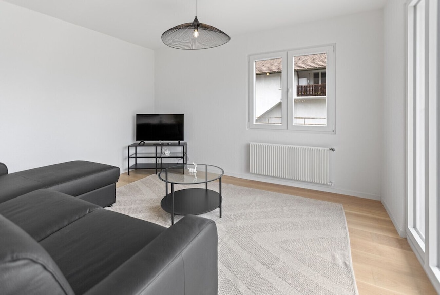 Beautiful Renovated Apartment With View, In Savièse - Sion