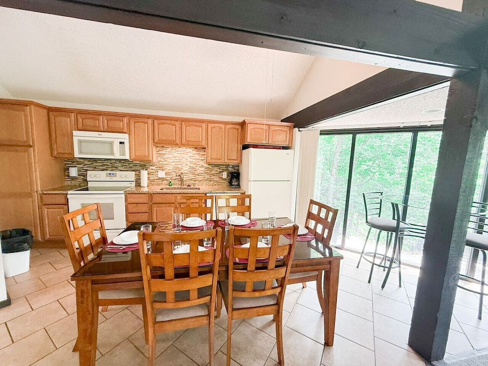 Laughing Leaves-#58-3BD/3BA/Pools/Grill/Dock/Firepit/Deck-6PP Avis ...