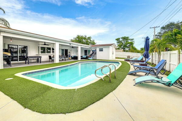 Outdoor Oasis W/ Games: Sleek Hollywood Home! - Sunrise, FL