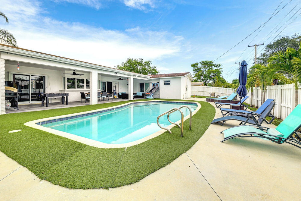Outdoor Oasis W/ Games: Sleek Hollywood Home! - Plantation, FL