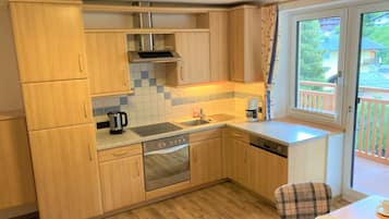 Apartamento, sacada, vista para a montanha | Cozinha privada