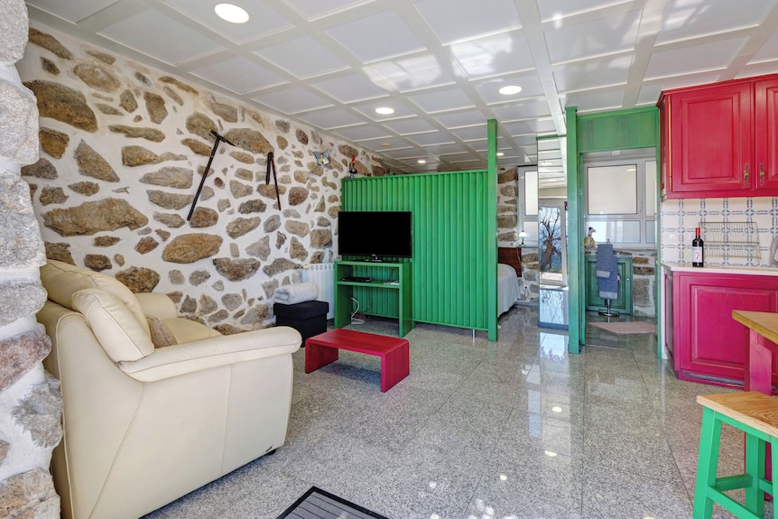 Studio Apartment With Mountain View, Shared Pool And Wi-fi - Paredes de Coura