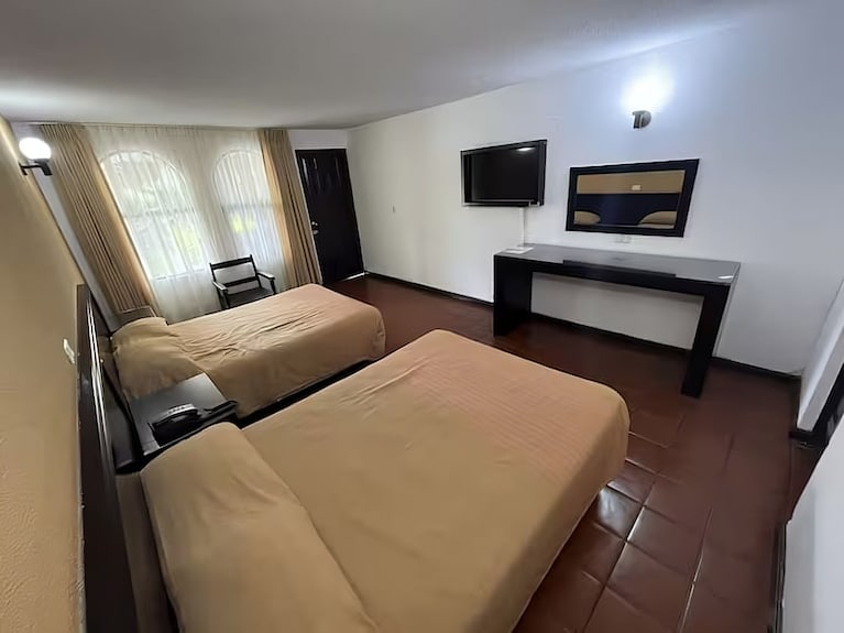 Hotel Villa Capri, 2 Camas Dobles 4 Huéspedes - Morelia