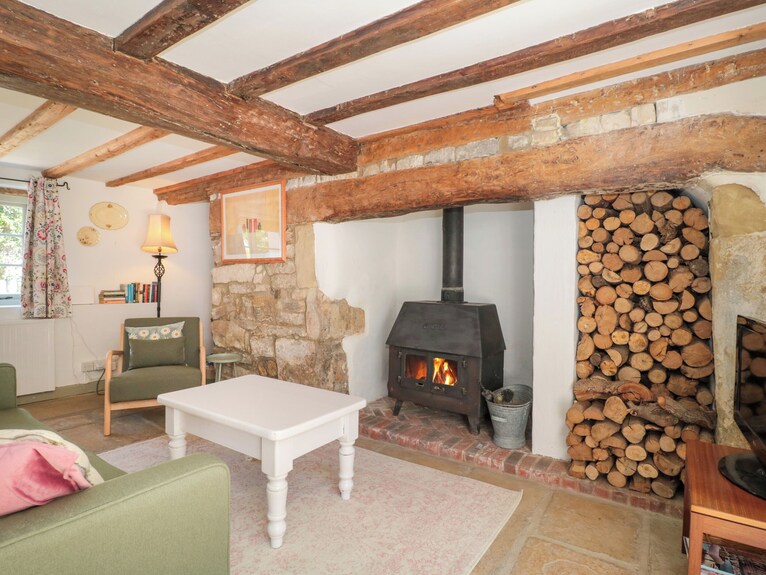 Old Farm Cottage, Pet Friendly, Character Holiday Cottage In Codford - Dorset