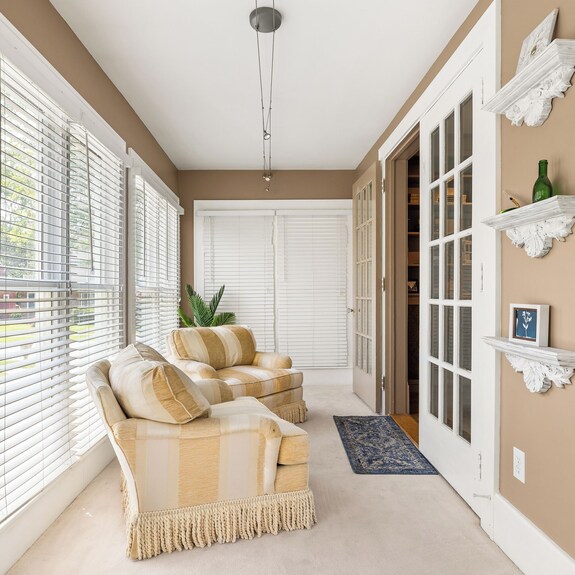 Charming 4-bedroom Steps From Ashland University - Ashland, OH