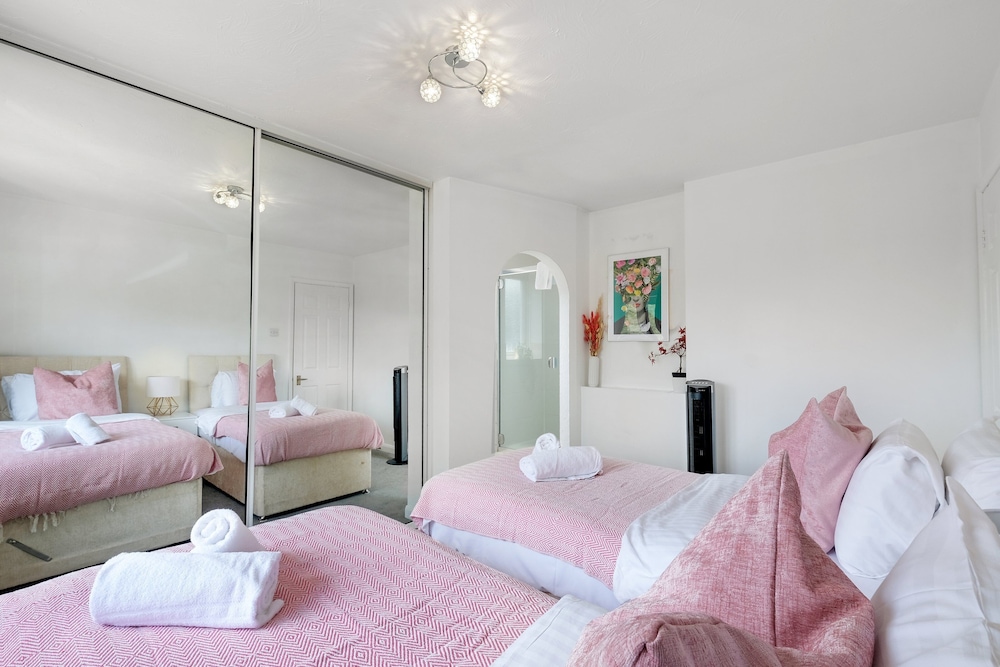 Sharp Close 4 Bedroom 2 Bath - Aylesbury - Aylesbury