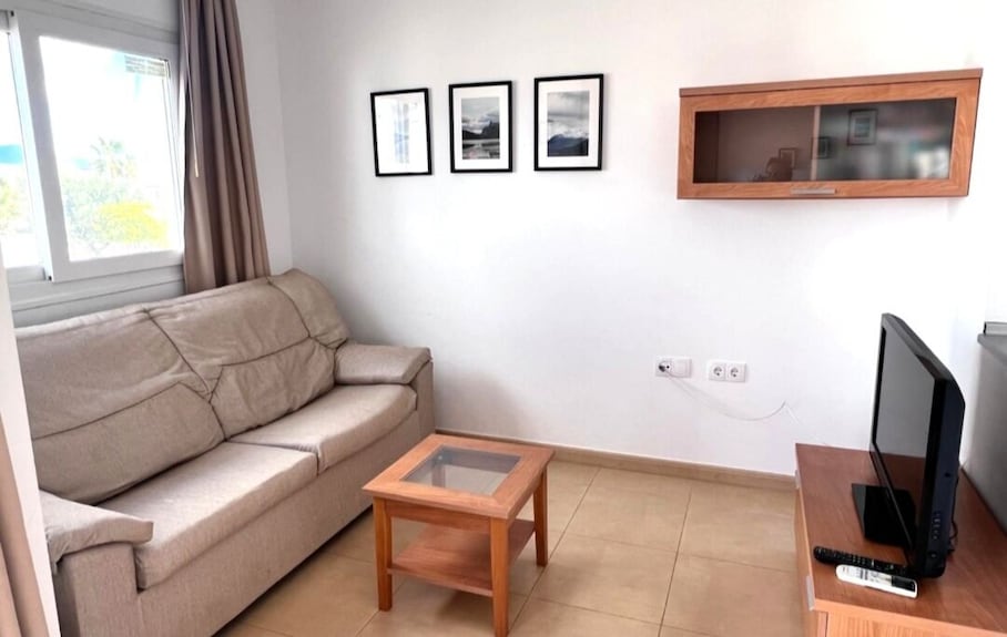 Charming 2-bedroom Apartment In Beautiful Condado Del Alhama With Wifi, Ac - Alhama de Murcia