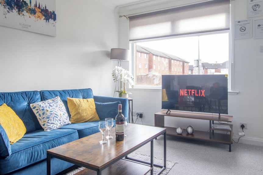 Glasgow, Spacious 2 Bed House, Suitable For Family And Contractors - Glasgow