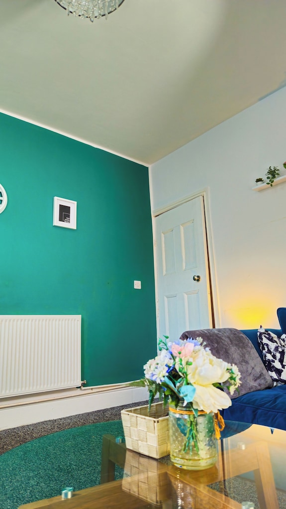 Ivy Green House - Central,wifi,netflix,sleeps 7 - Business And Family Friendly - 德比