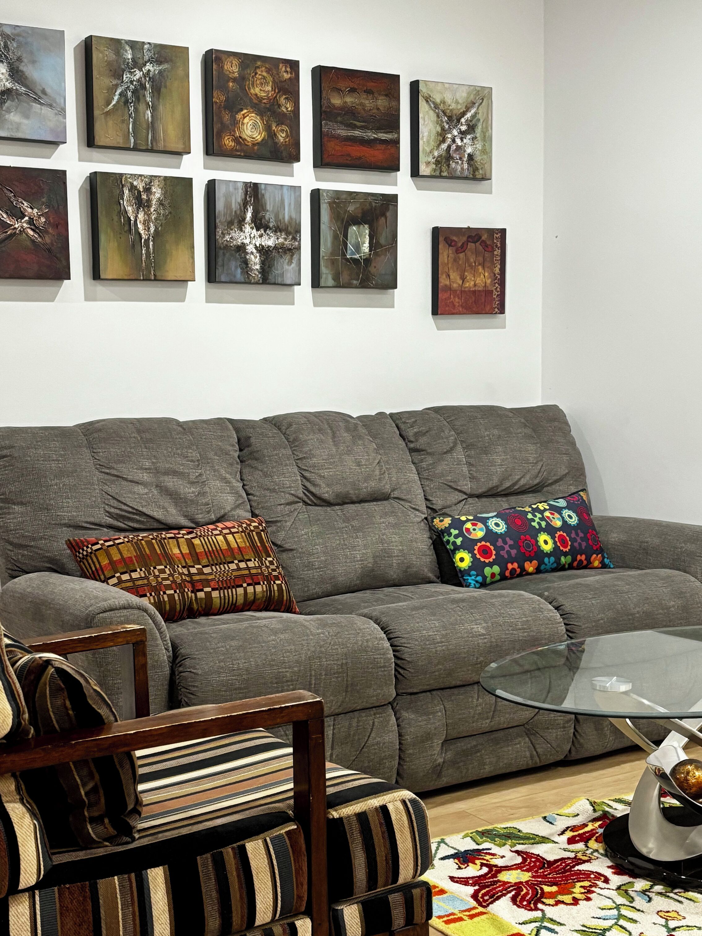 Hilltop Vistas Kelowna - Lake & Mountain View Near Wineries, Trails - British Columbia