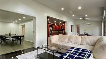 Villa Superior, vista para o jardim | Sala de estar
