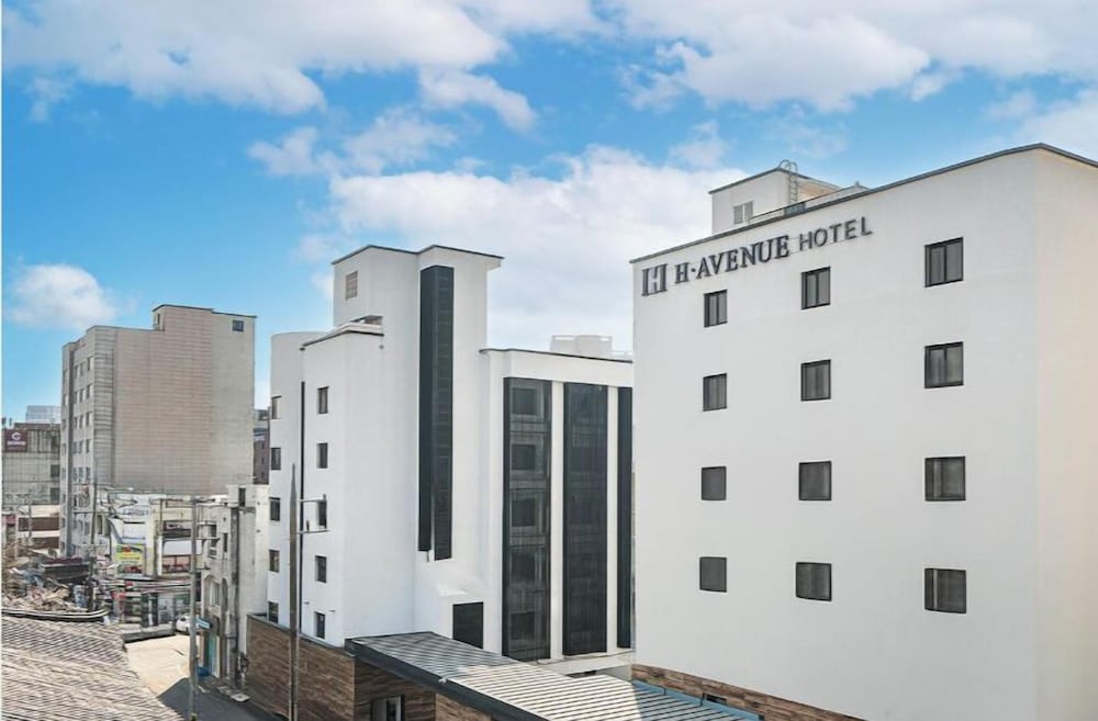 H Avenue Hotel Deokjingu - Jeongeup-si