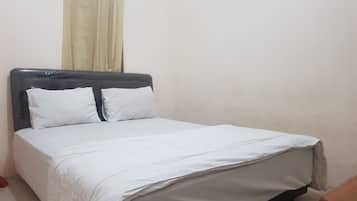 Quarto Duplo Standard | Secretária, Wi-fi grátis, roupa de cama fornecida