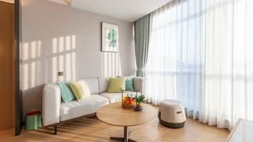 Quarto solteiro | Edredons de pluma, frigobar (abastecido com itens grátis)