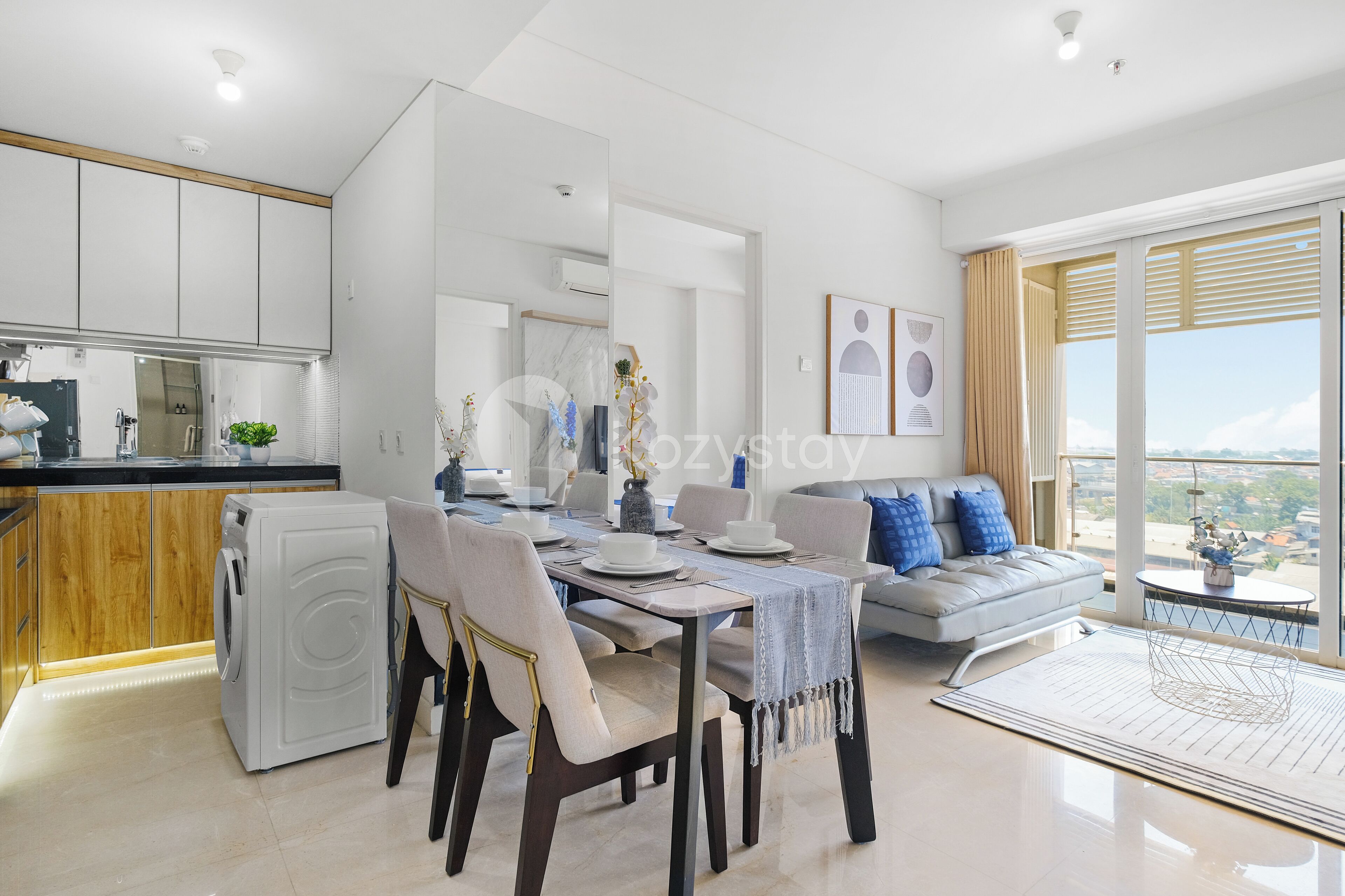 Apartamento, 2 quartos, Vista para a cidade | Sala de estar | Smart TV de 43 polegadas com canais por cabo, Netflix 