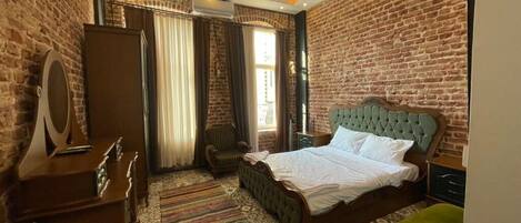 Apartamento de Luxo, varanda, Vista para a cidade | Secretária adequada para computadores portáteis