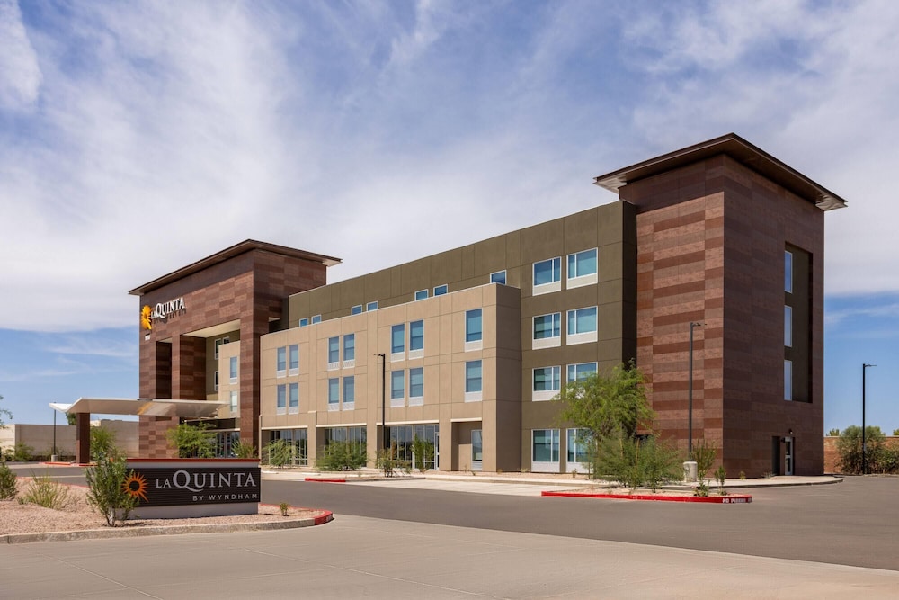 La Quinta Inn & Suites By Wyndham Phoenix West / Glendale - Avondale, AZ