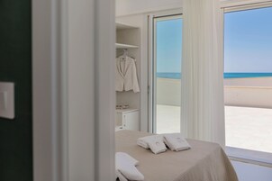 Quarto Duplo Superior, terraço | Minibar, secretária, secretária adequada para computadores portáteis 