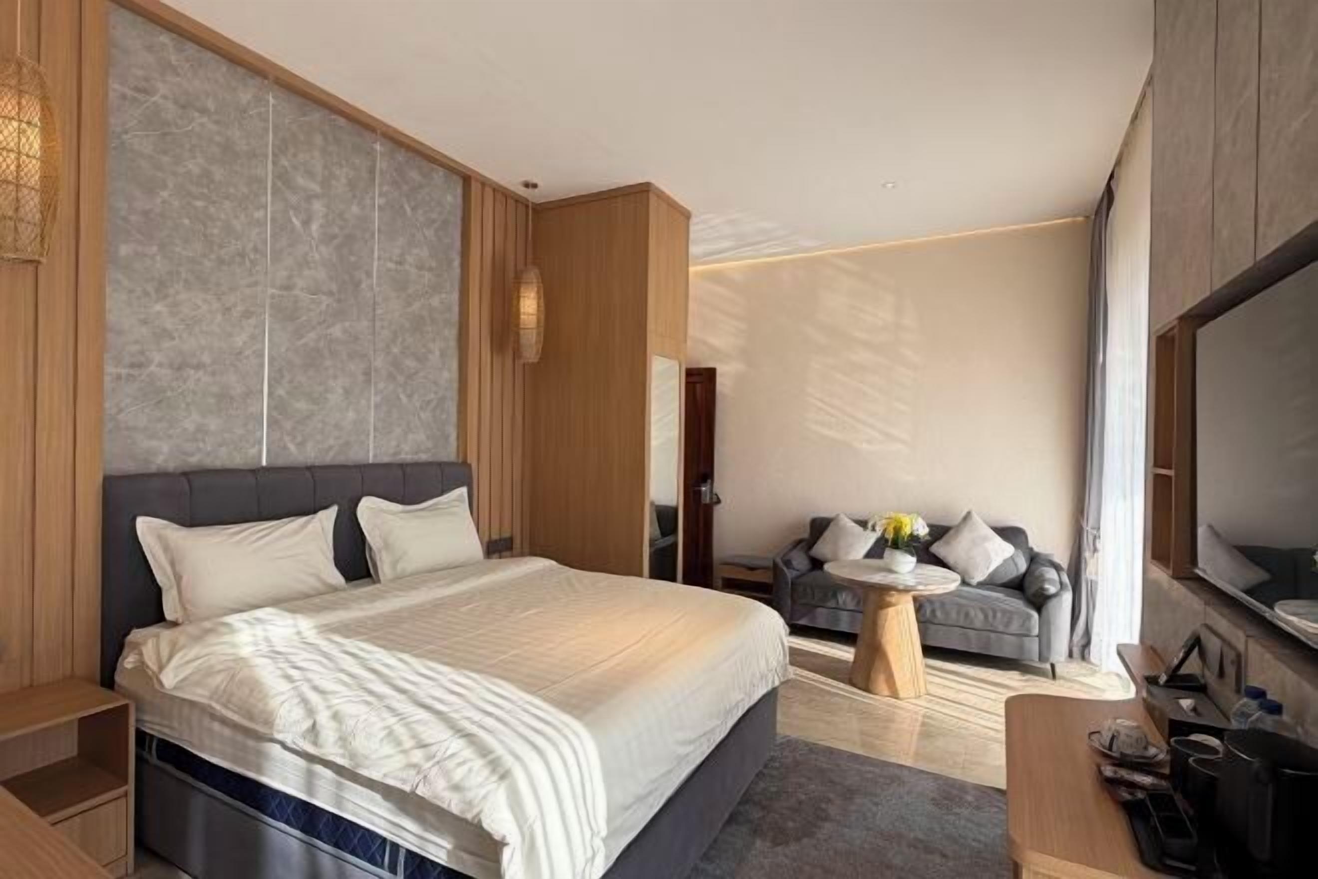 Minibar com produtos grátis, cortinas/cortinados opacos, Wi-fi grátis 