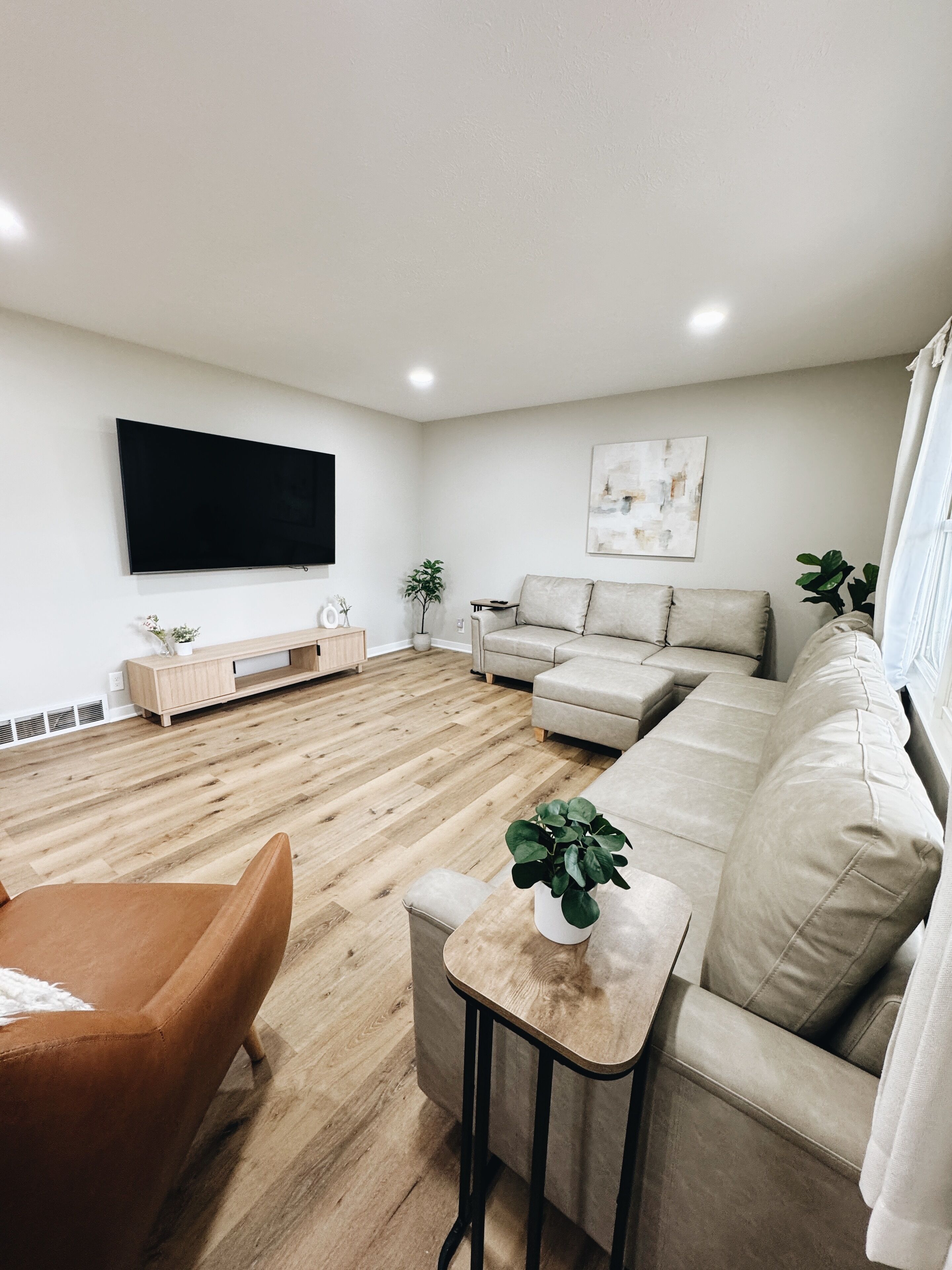 Newly Renovated With Pool, Close To Cws\n3 Bedroom, 7 Bed, 2 Bathroom, Sleeps 12 - 네브래스카