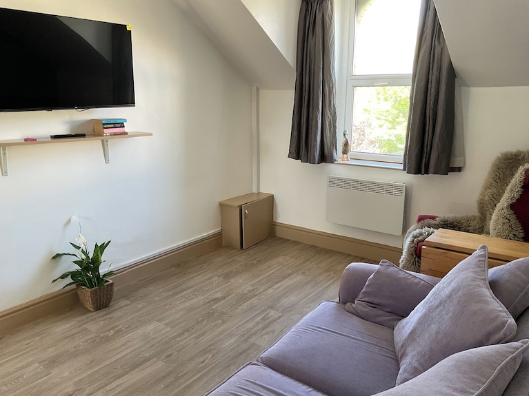 The Hutchinson Apartments - Apartment 4 - 2 Single Beds - Isle of Man