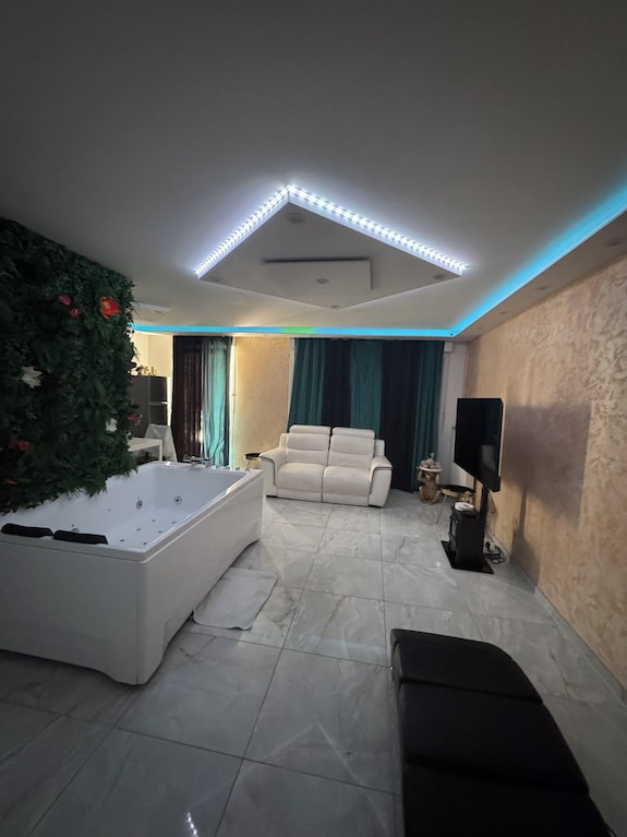 Golden Seconds : Luxe Et Détente Avec Un Jacuzzi Privé,un Fauteuil Massant - Strasbourg