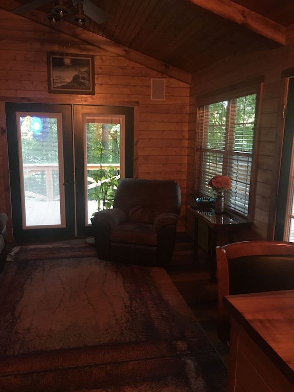 Cozy 2-bedroom Cabin In Charming Whittier With Wifi, Ac - Whittier, NC