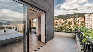 Duplex premium, vista para a cidade | Terraço/pátio