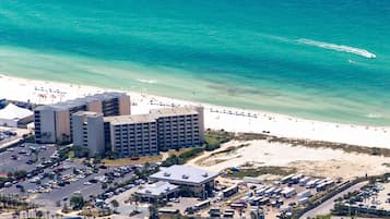 Estúdio, 2 camas Queen (Top of the Gulf 110) | Praia | Na praia