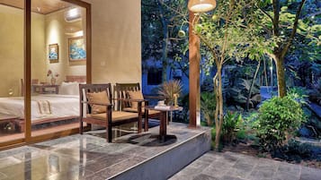 Quarto casal luxo, vista para o jardim | Terraço/pátio