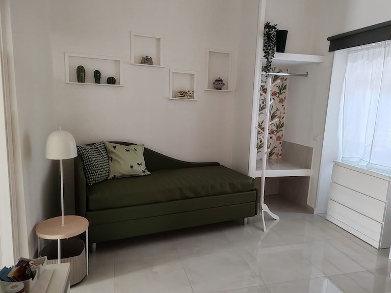 A Green Oasis In The City, Near The Ring Road Ideal For Your Commute - Catania