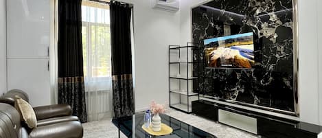 Cortinas/cortinados opacos, ferro/tábua de engomar, Wi-fi grátis