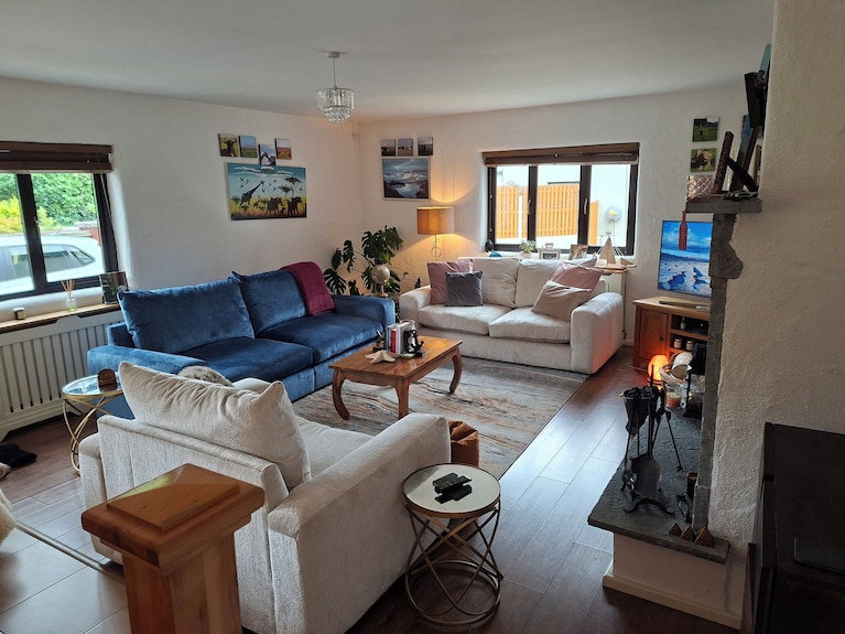 Boutique Coastal Cottage On The Wild Atlantic Way, Galway & Oranmore\n - Clare County