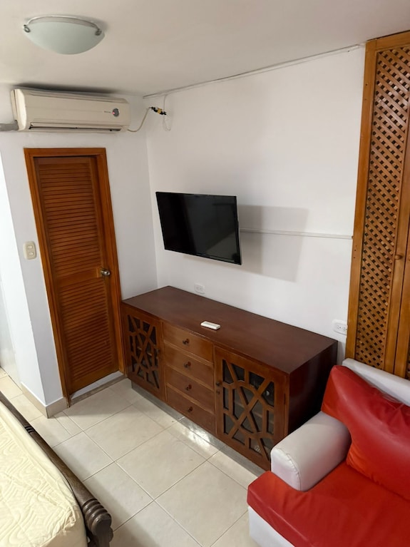 Half A Block From One Of The Most Crystalline Beaches In The World, Rodadero - 산타마르타