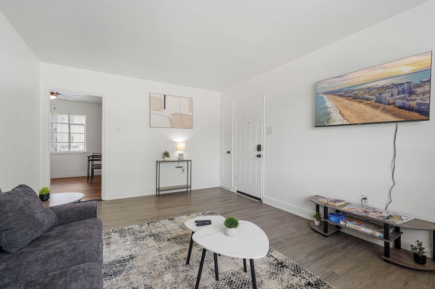 Cozy 1br Retreat 5 Mins To Lsu & Downtown Br! - Baton Rouge, LA