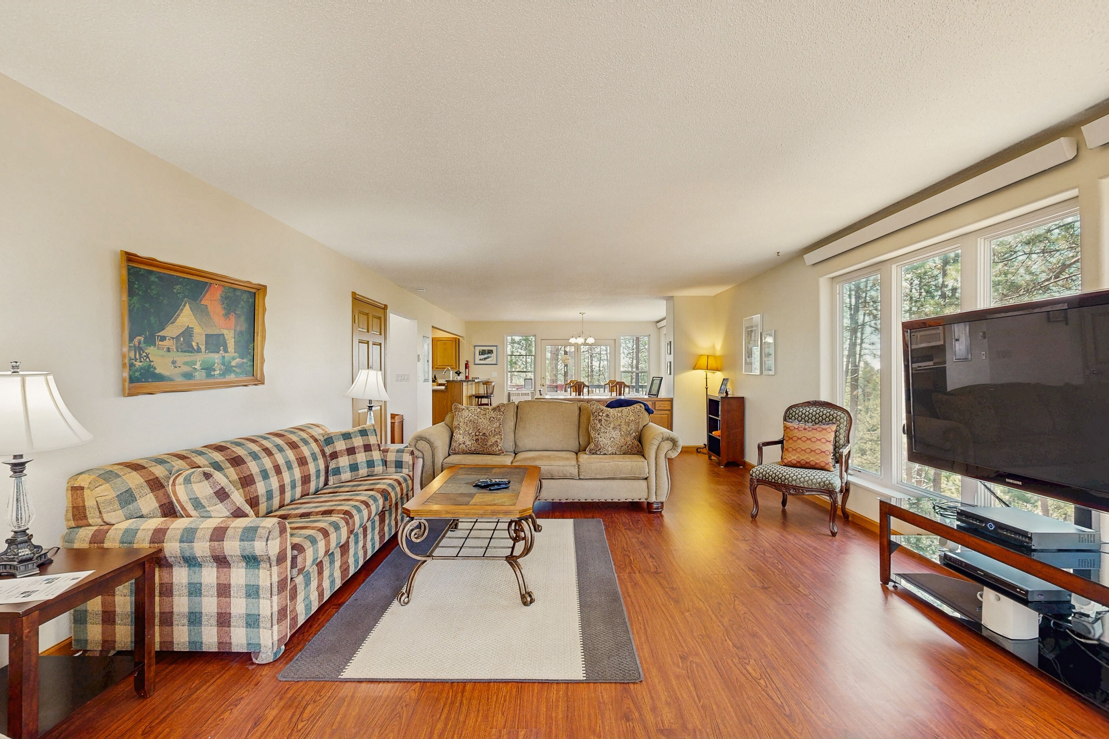 Spacious And Secluded Home With Mountain Views, Gas Grill, Decks & Home Office - Piedmont, SD