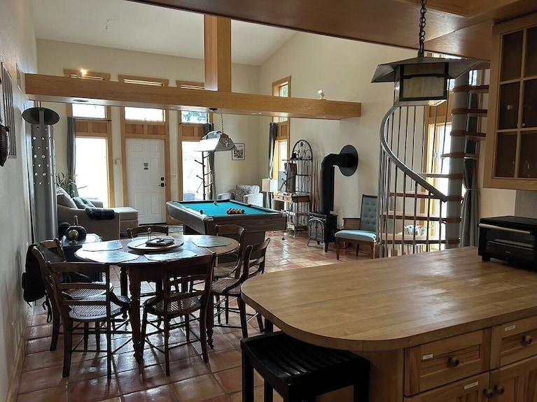 Secluded Studio Getaway- Only 4 Miles From Downtown Iowa City - 아이오와시티