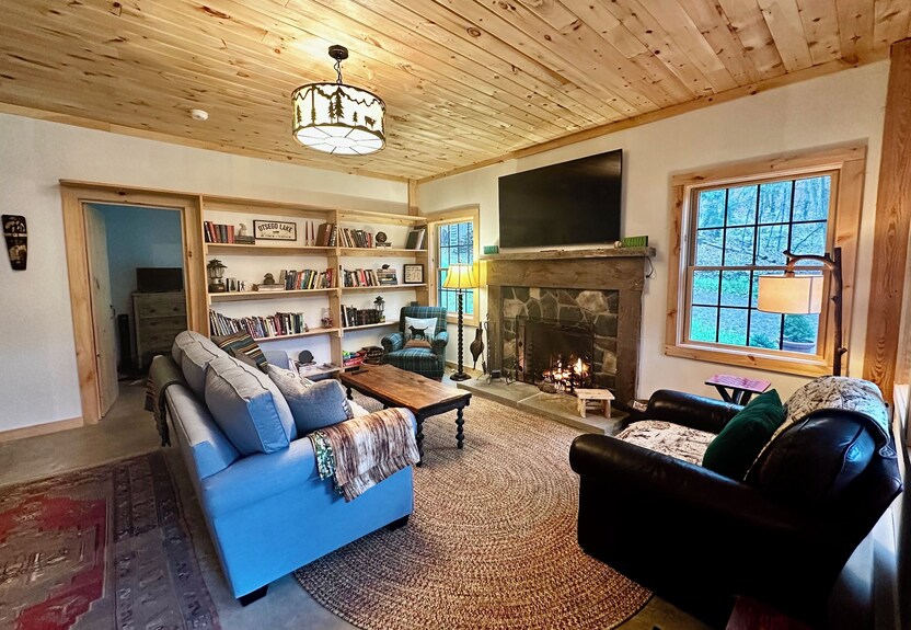 Charming And Rustic 3-bedroom Cabin Just Minutes From Cooperstown - Cooperstown, NY