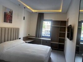 Quarto casal ou duplo clássico, vista para a cidade | Wi-Fi de cortesia