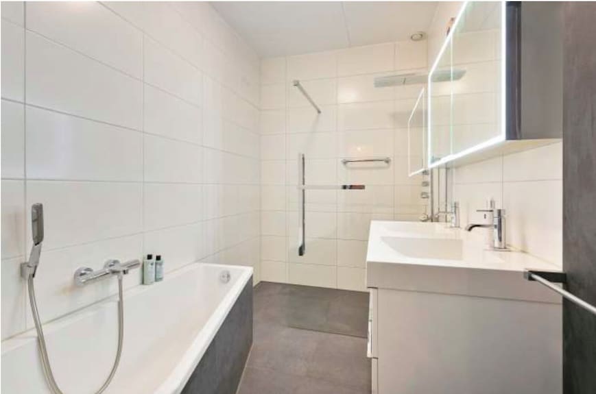 Comfortable Condo With Large Outdoor Living Space In Vibrant Veldhoven Near Asml - Eindhoven