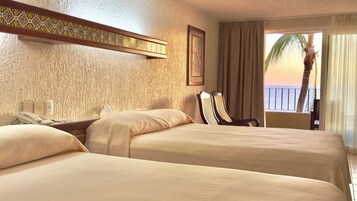 Habitación estándar vista al mar todo incluido | Roupas de cama premium, cofres nos quartos, Wi-Fi de cortesia