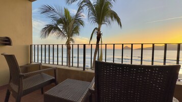 Habitación estándar vista al mar todo incluido | Roupas de cama premium, cofres nos quartos, Wi-Fi de cortesia