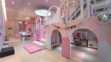 Kids Pink Room | Cortinas/cortinados opacos, quartos insonorizados, Wi-fi grátis 