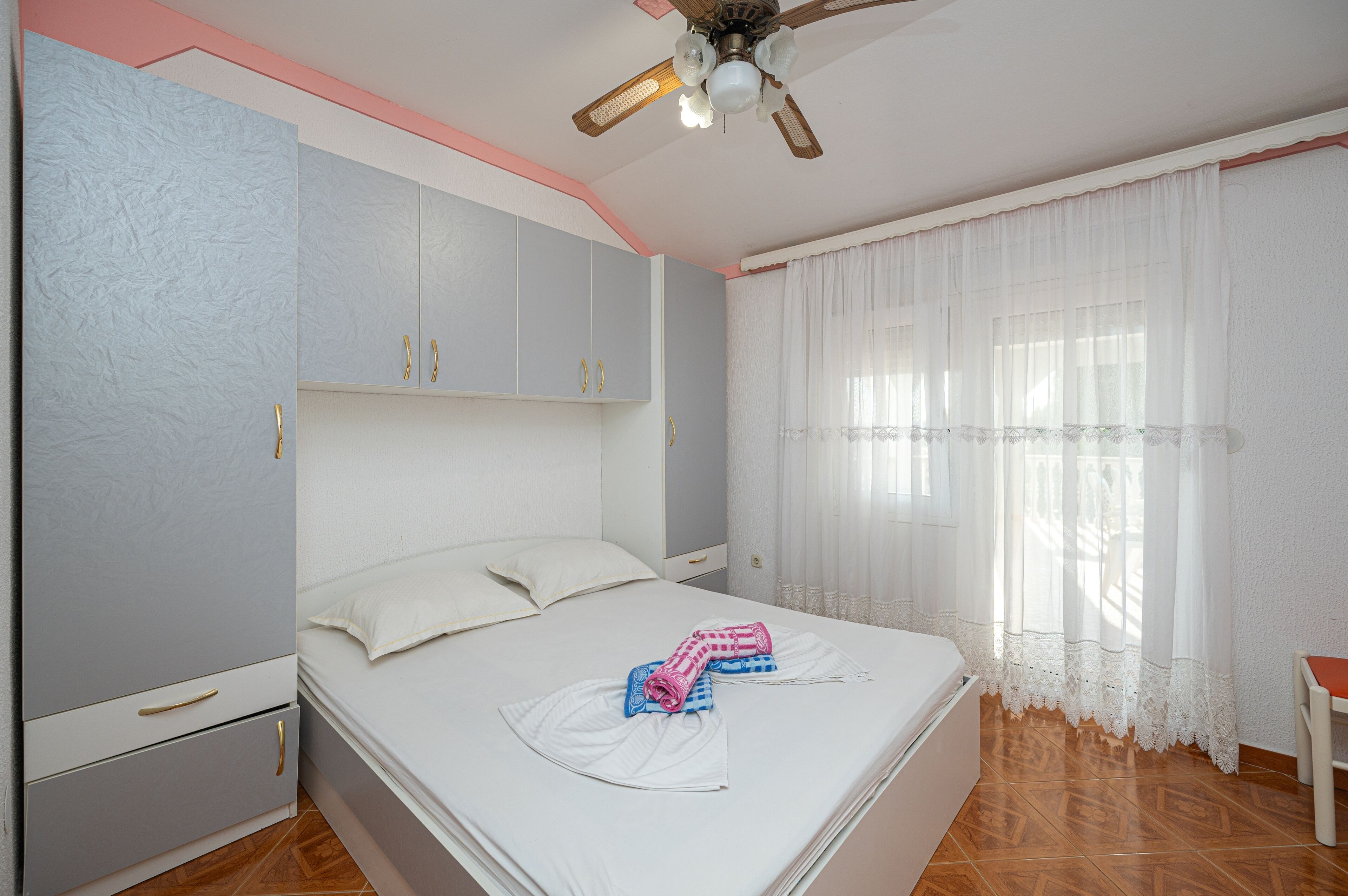 Three Bedroom Apartment With Terrace And Sea View Sukošan, Zadar (A-24601-a) - Bibinje